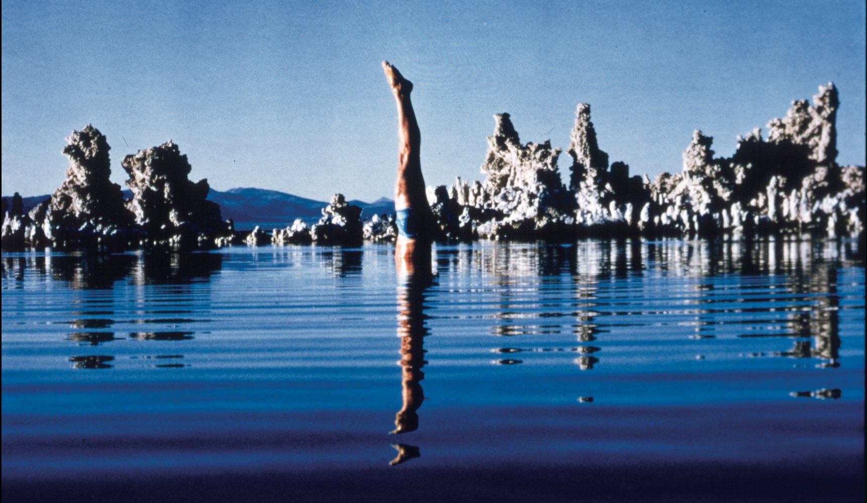 Limited edition Robe de Voyage x Pink Floyd collaboration – RobeDeVoyage